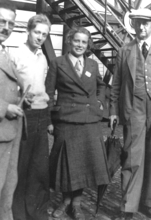 Emily Dix (1904 – 1972) – International Organisation of Palaeobotany